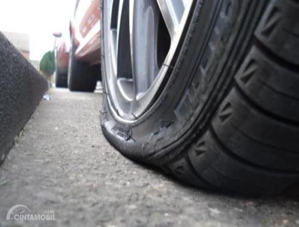 Mengenal Tire Repair Kit Mobil: Fungsi, Komponen dan Cara Menggunakannya