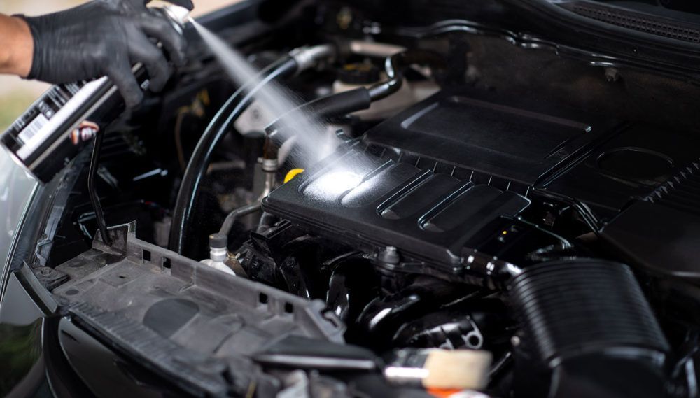 Ini Dia Fungsi Carbon Cleaner, Pembersih Kotoran pada Mobil