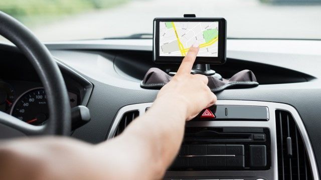 10 Tips Memilih GPS Tracker Mobil dan Fungsinya