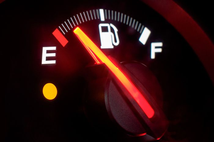 Cara Mengatasi Indikator Bensin Mobil yang Mati