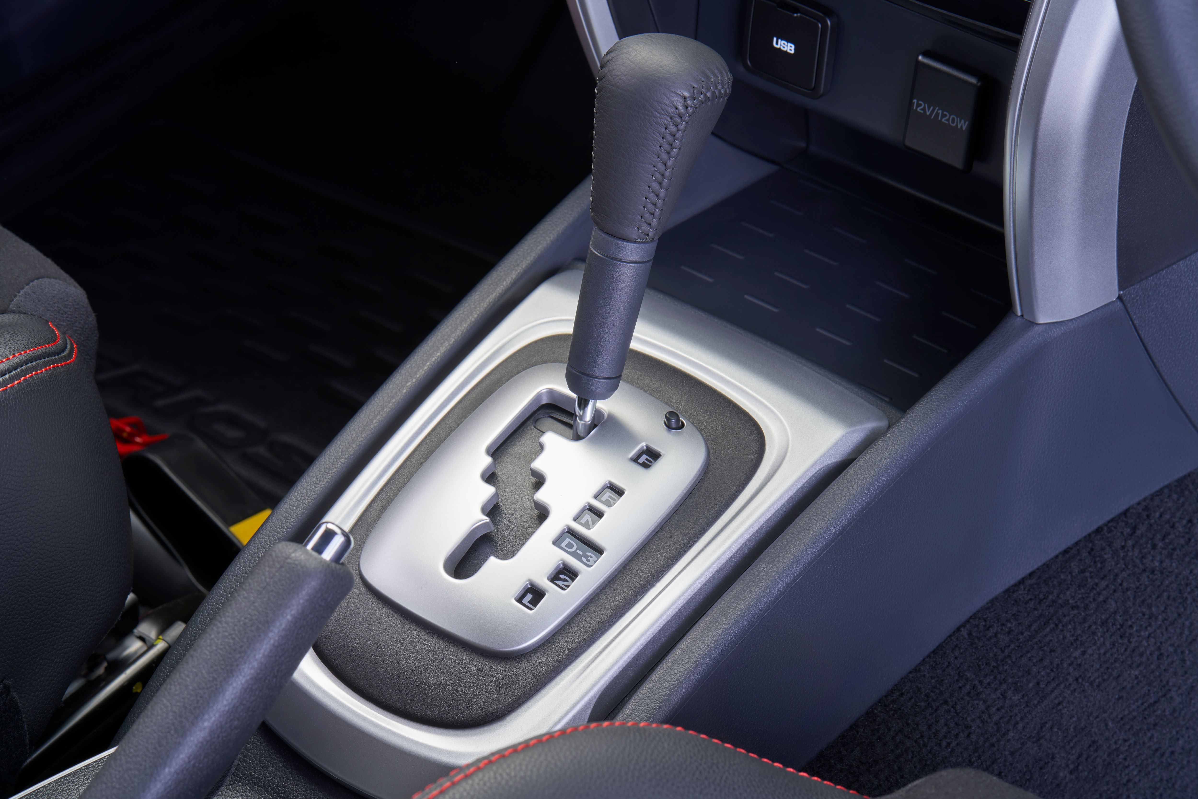 5 Keuntungan Memakai Mobil Matic